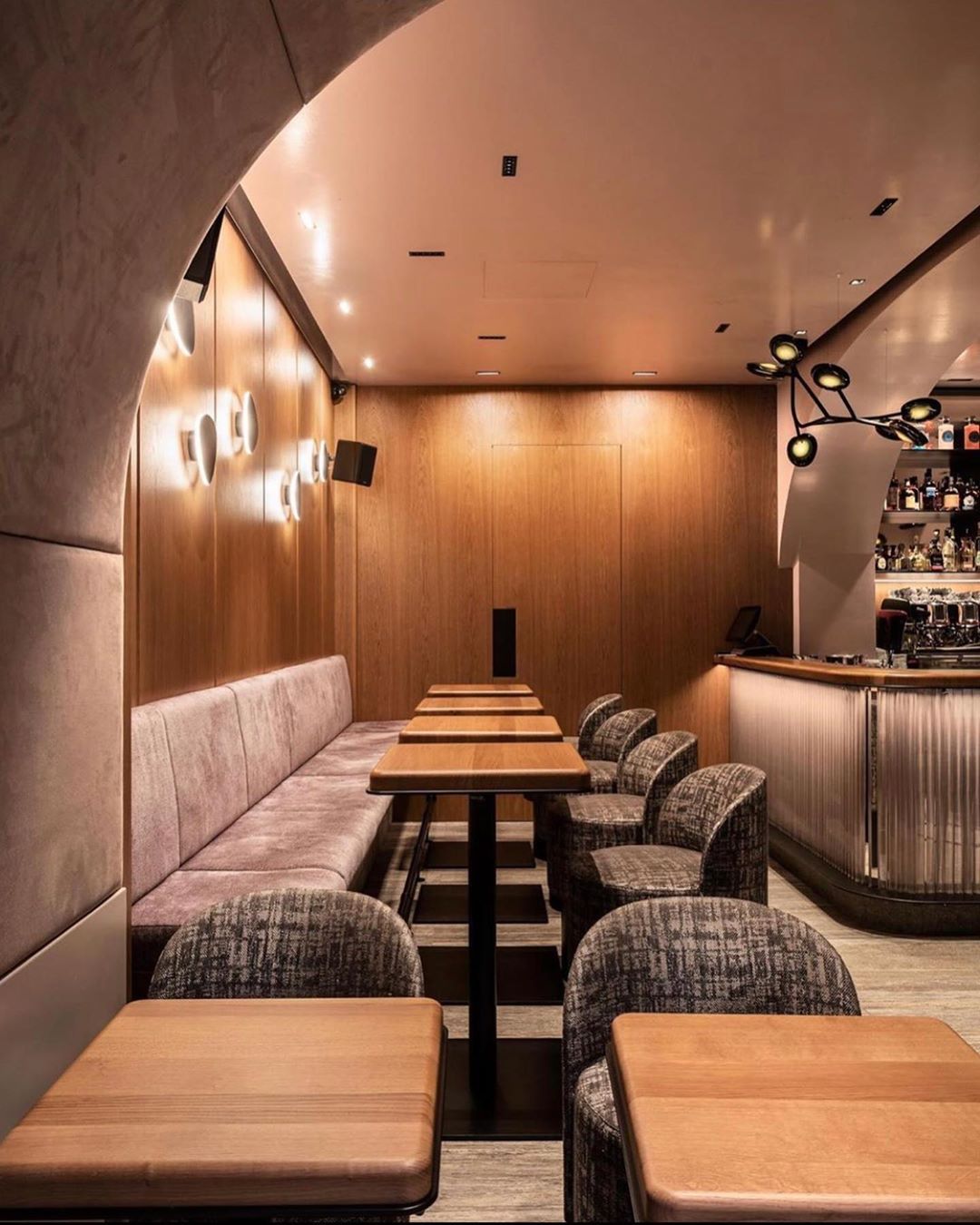 16 Armature de Bocci en el nuevo bar Everybody’s Darling • THE LIGHT REPORT