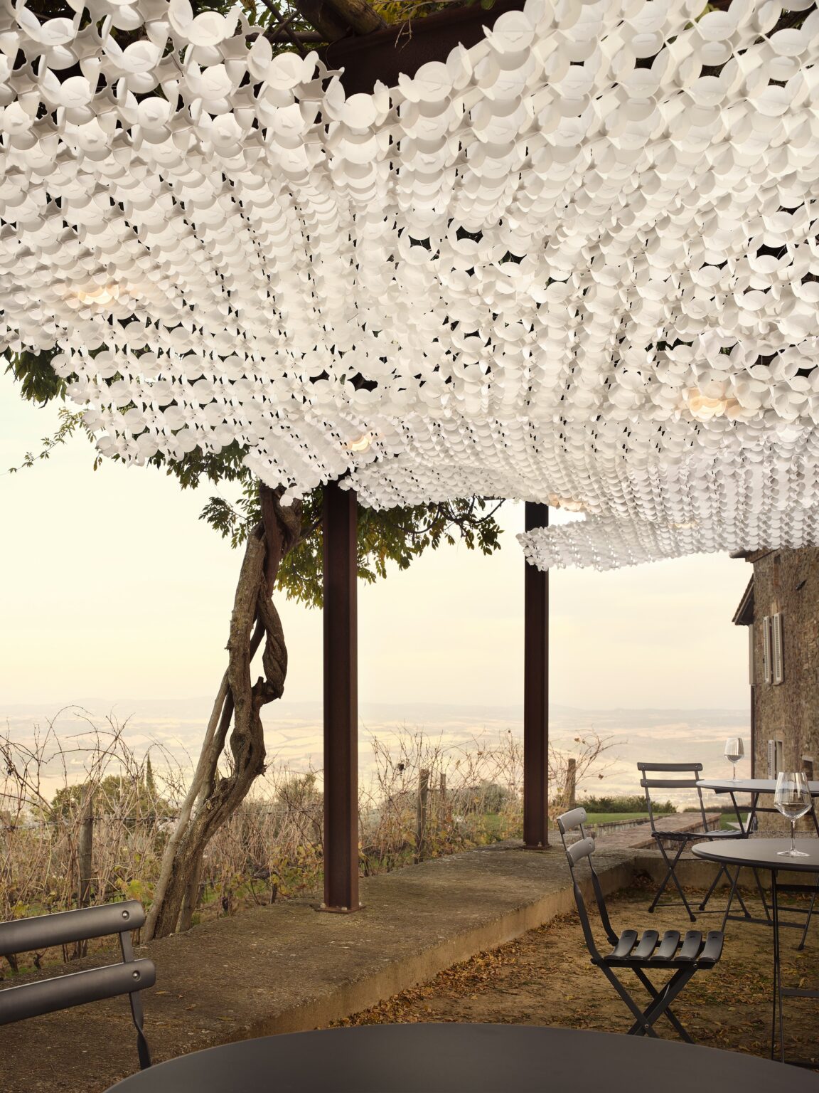 Nuvem de Slamp se expande con Nuvem exterior • THE LIGHT REPORT